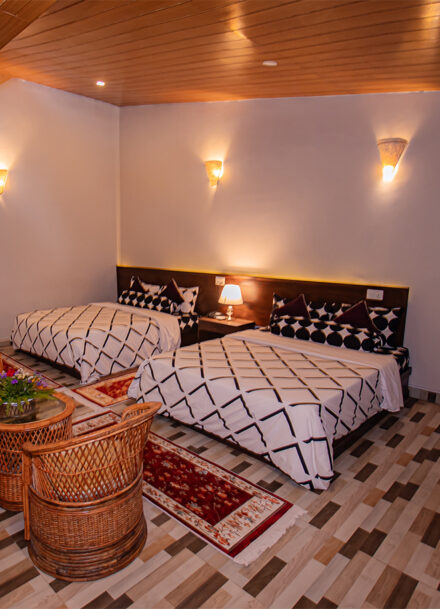 Busy Bee Resort – Swimming Pool Resort at Center of Lakeside